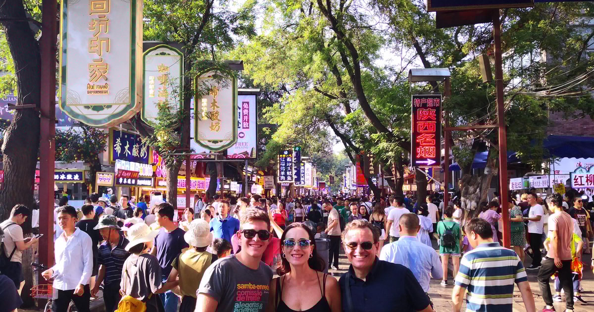 Dagstur i grupp: Terrakotta, stadsmuren, pagoder och muslimsk basar ...