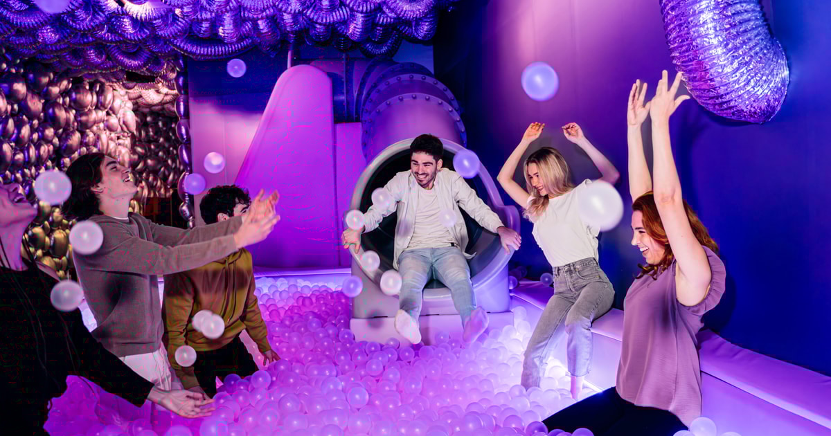 Barcellona: Installazione artistica interattiva di IKONO | GetYourGuide