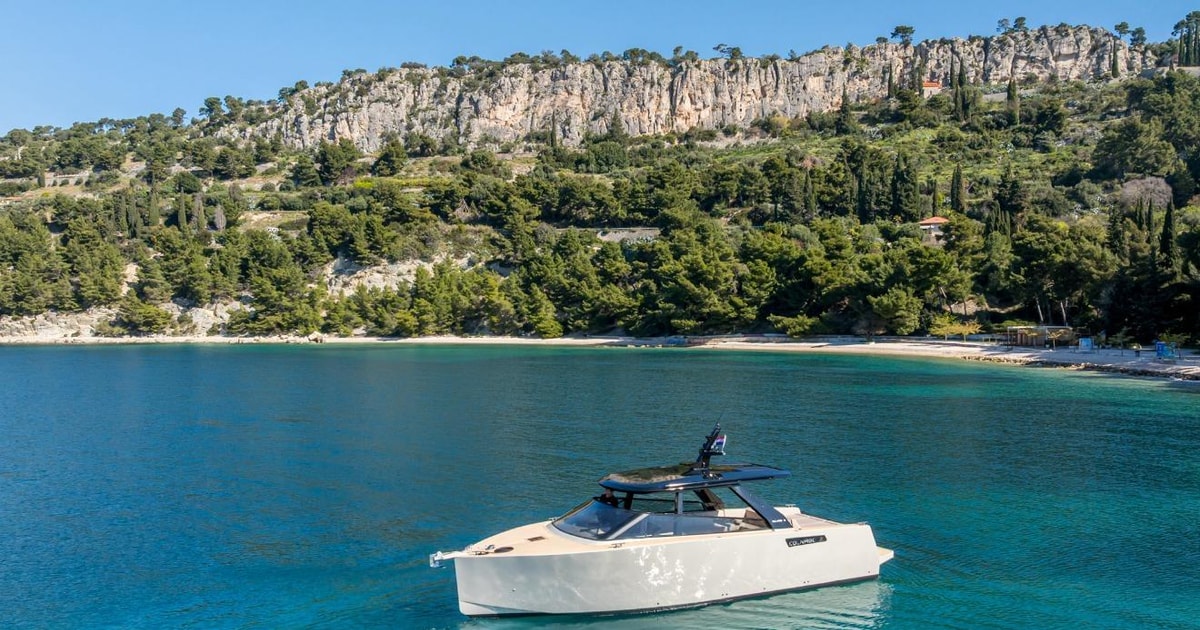Von Split: Private Bootstour zu den Blauen Lagunen und Zlatni Rat ...