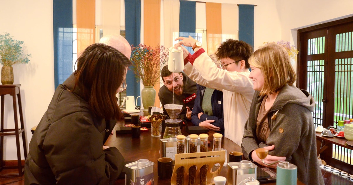 Hanoi kaffe: Fem brygninger gør - smag - sjov - kultur | GetYourGuide