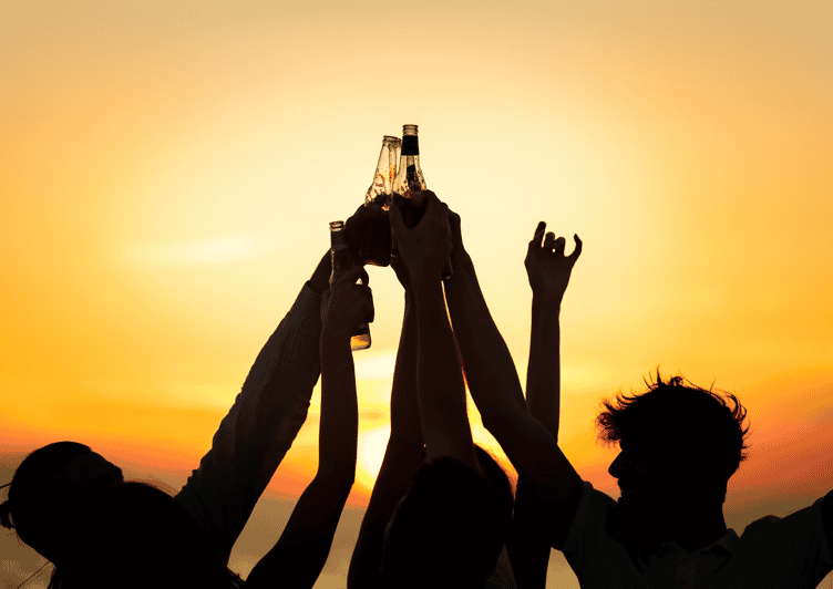 Sunset Boat Party: uma festa nas Ilhas Sanguinárias | GetYourGuide