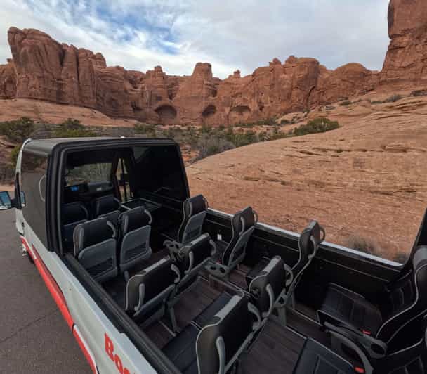 From Moab: Arches National Park Scenic Tour with Short Hikes | GetYourGuide