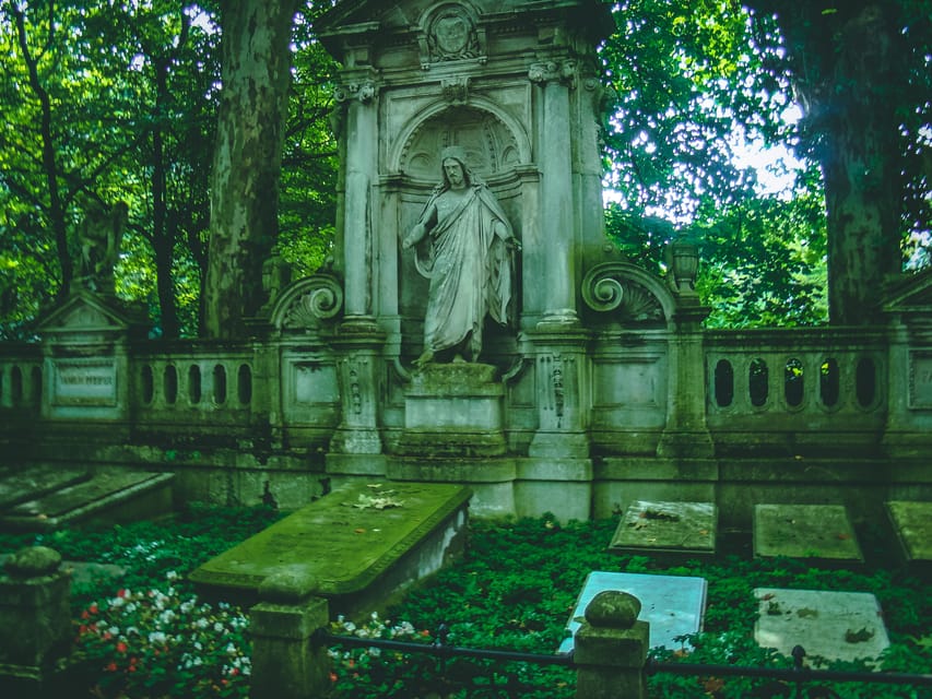 Cologne: Melaten Cemetery with Old Town Private Tour | GetYourGuide