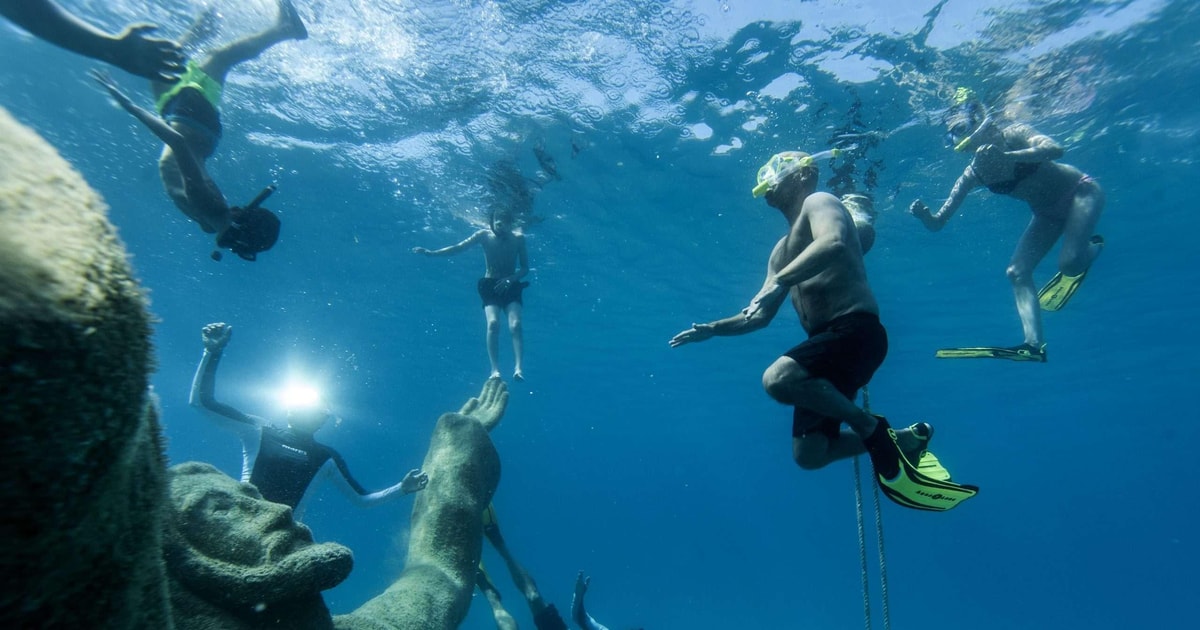 From Split: Blue Lagoon & Underwater Museum (Lunch & drinks) | GetYourGuide