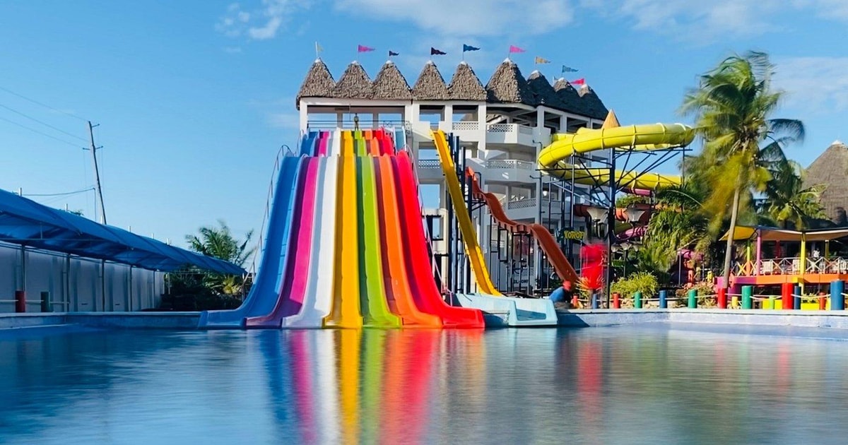 Dar es Salaam: Parco acquatico Kunduchi Wet 'n' Wild con guida ...