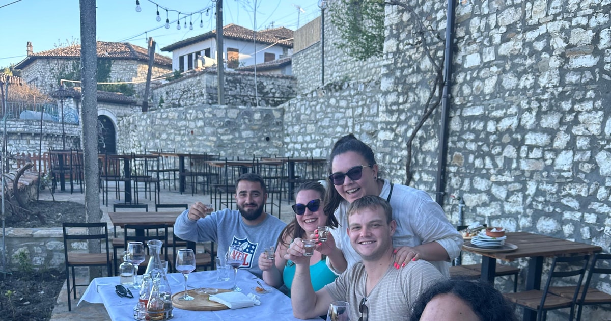 Dagstur: UNESCO-byen Berat og traditionel frokost | GetYourGuide