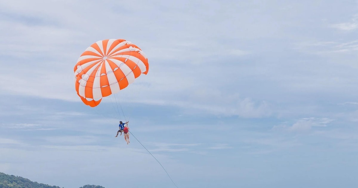 Patong Phuket : Extremely challenging parachute experience. | GetYourGuide