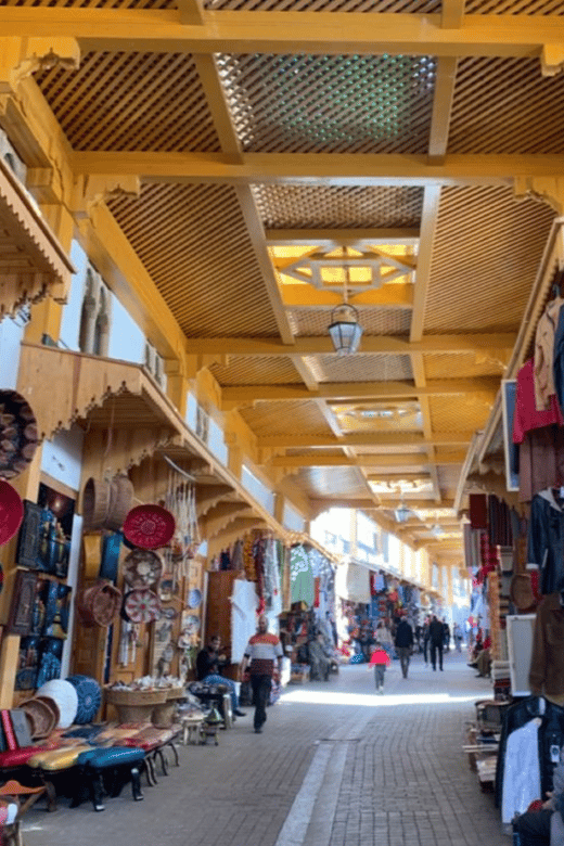 Tangerből: Tangier: Rabat egynapos kirándulás idegenvezetővel ...