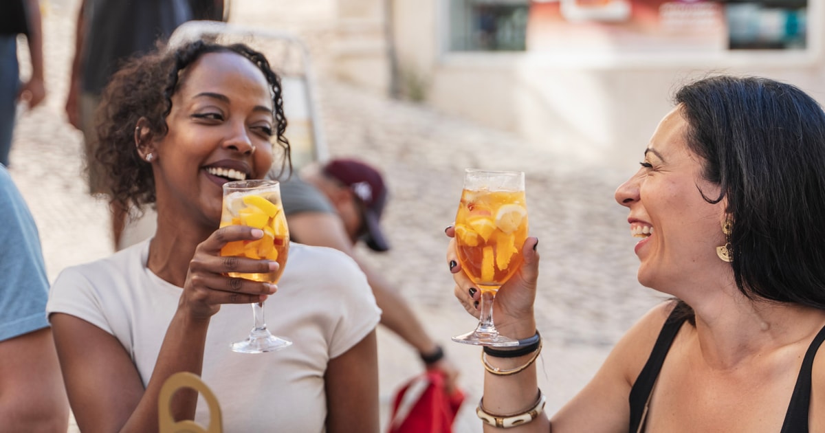 Lisboa: Beruset matvandring med snacks og drikke | GetYourGuide