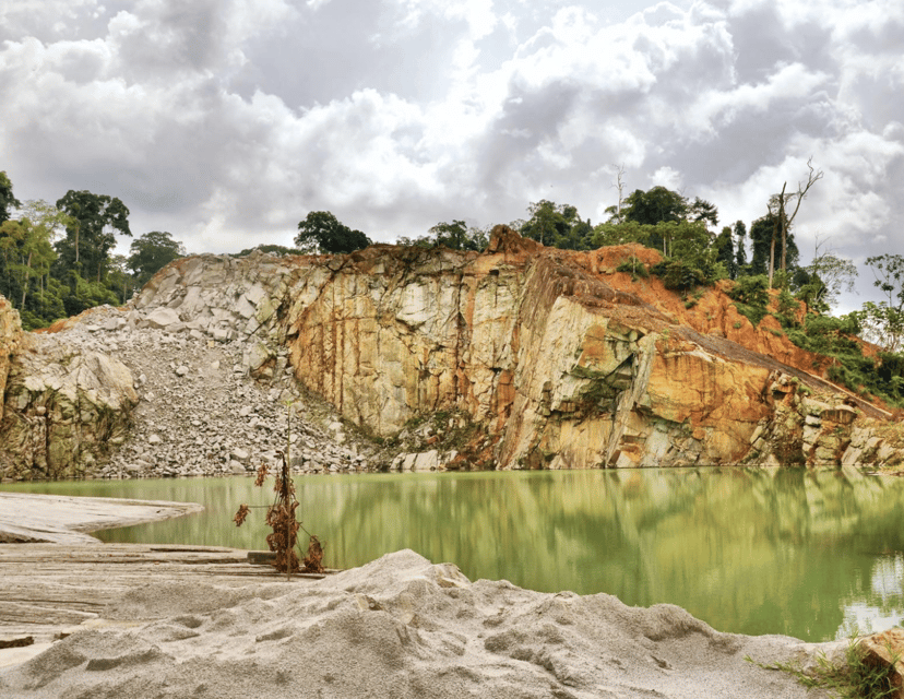 Descubrimiento de la cascada de Ndinga-Ndinga (bosque de Mayombe) | GetYourGuide