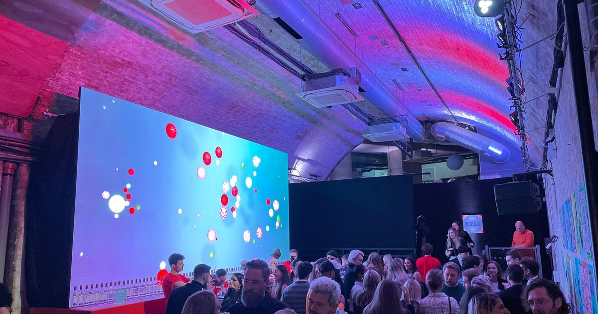 26 LEAKE STREET での EUROS 2024 | GetYourGuide