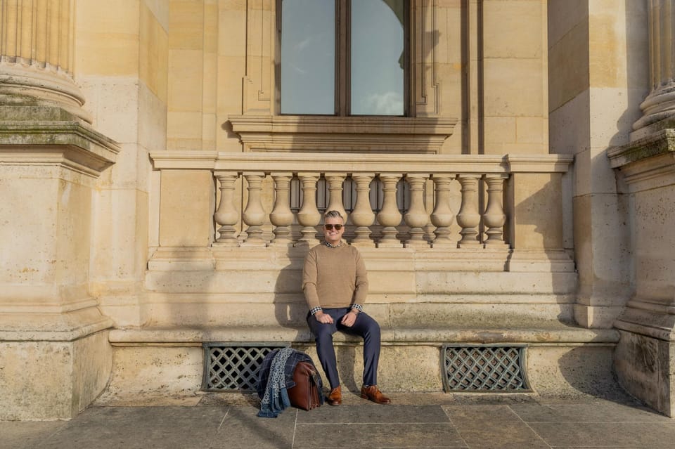 Louvre area photo shoot by Paris photographer | GetYourGuide