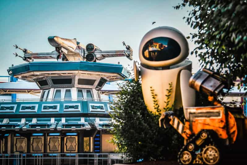 Paris: Disneyland® Express Tickets and Shuttle Transport | GetYourGuide