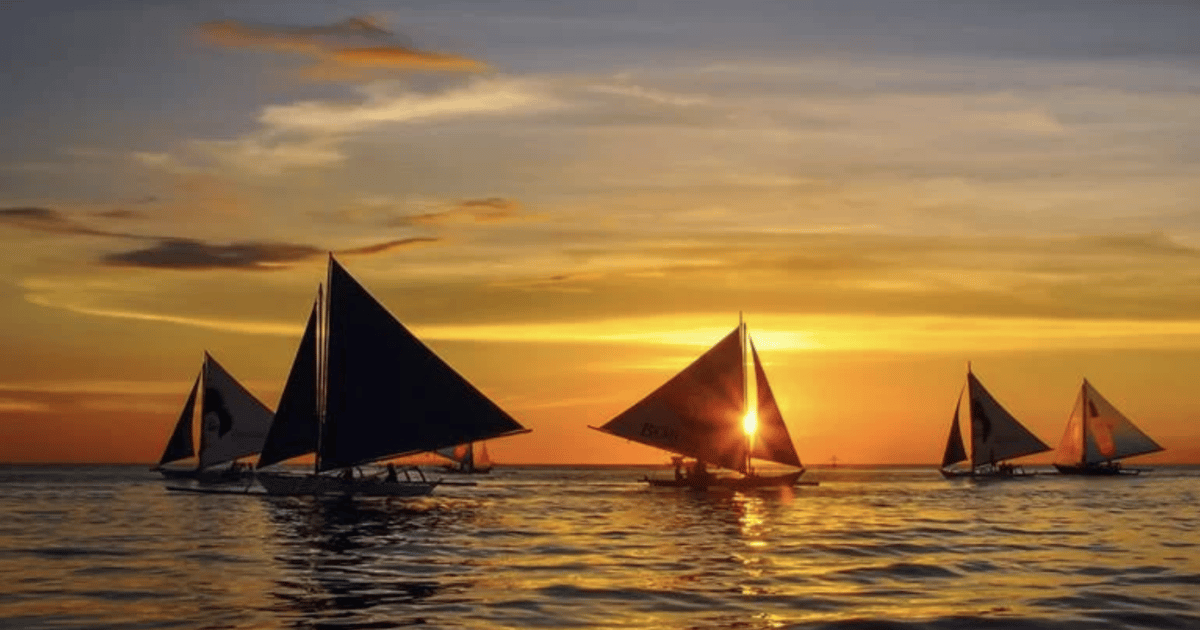 Boracay Sunset Paraw Sailing Trip With Photos Getyourguide