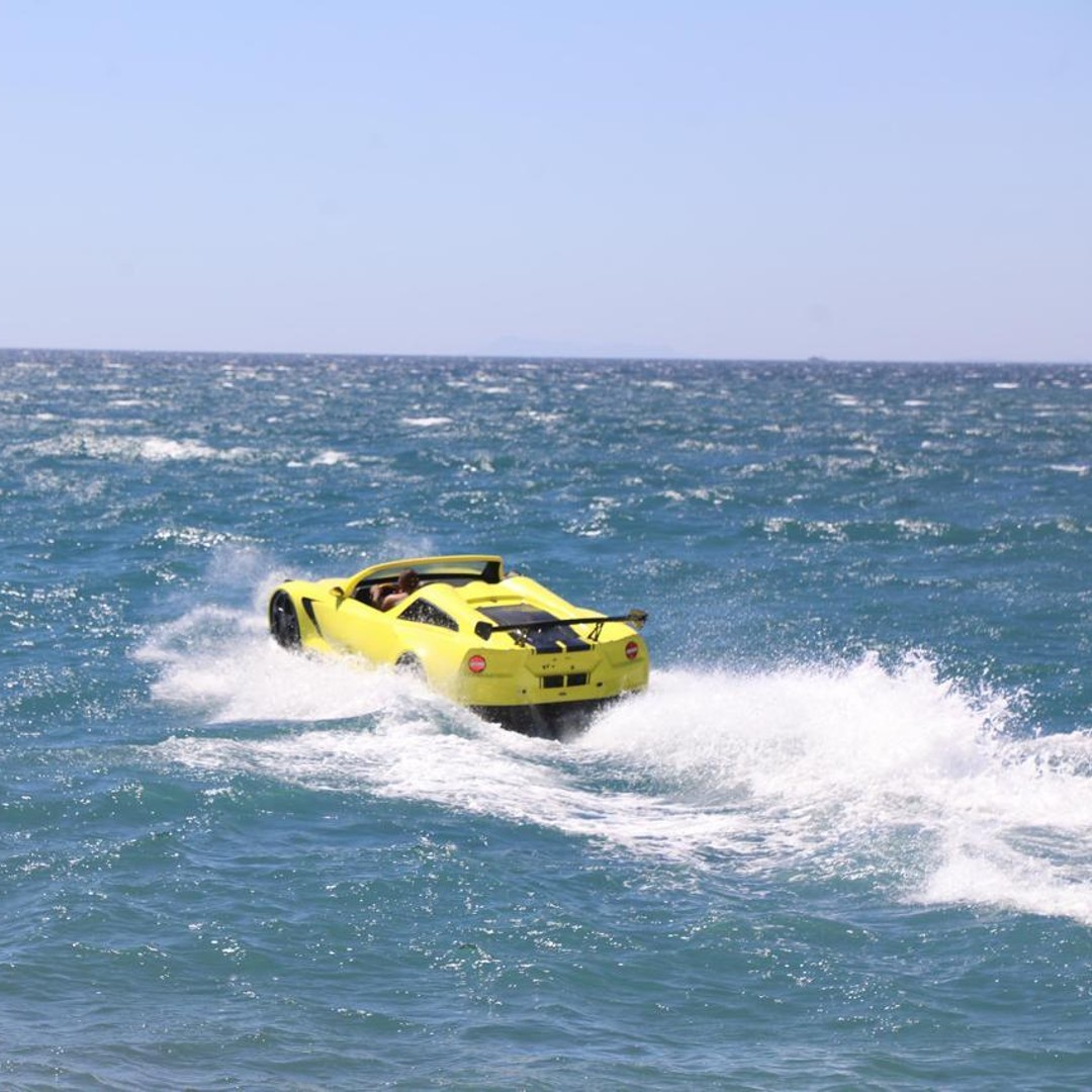 Saranda: giro in Jet Car sulla spiaggia centrale | GetYourGuide