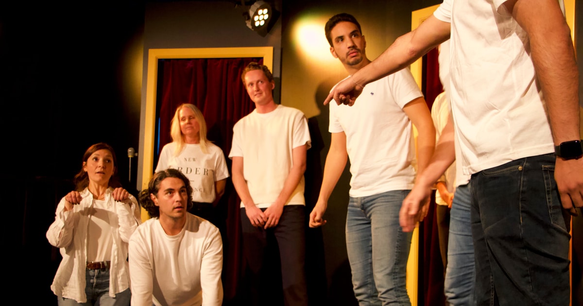 Boom Chicago Improv Comedy Proefles | GetYourGuide