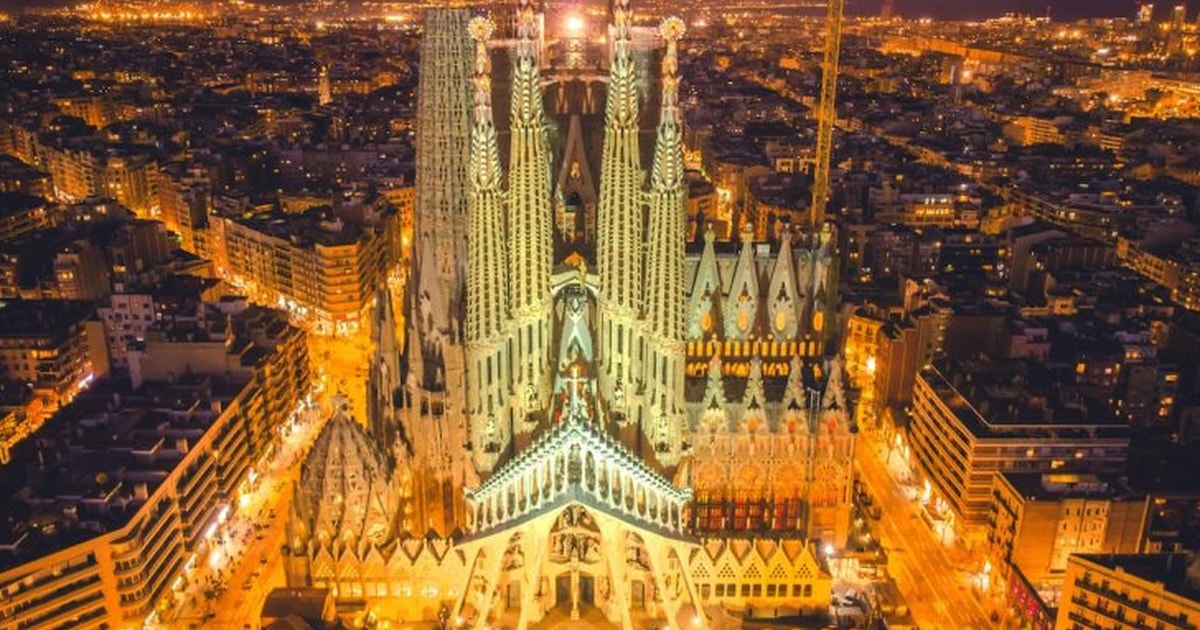 Barcelona: Sagrada Familia Guided Tour with Tower Access | GetYourGuide