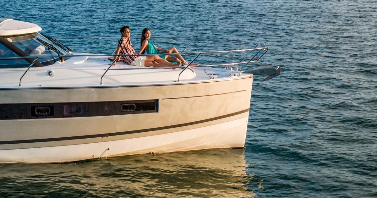 Indulge in Luxury: 4-hour Private Yacht Tour Halong Bay | GetYourGuide