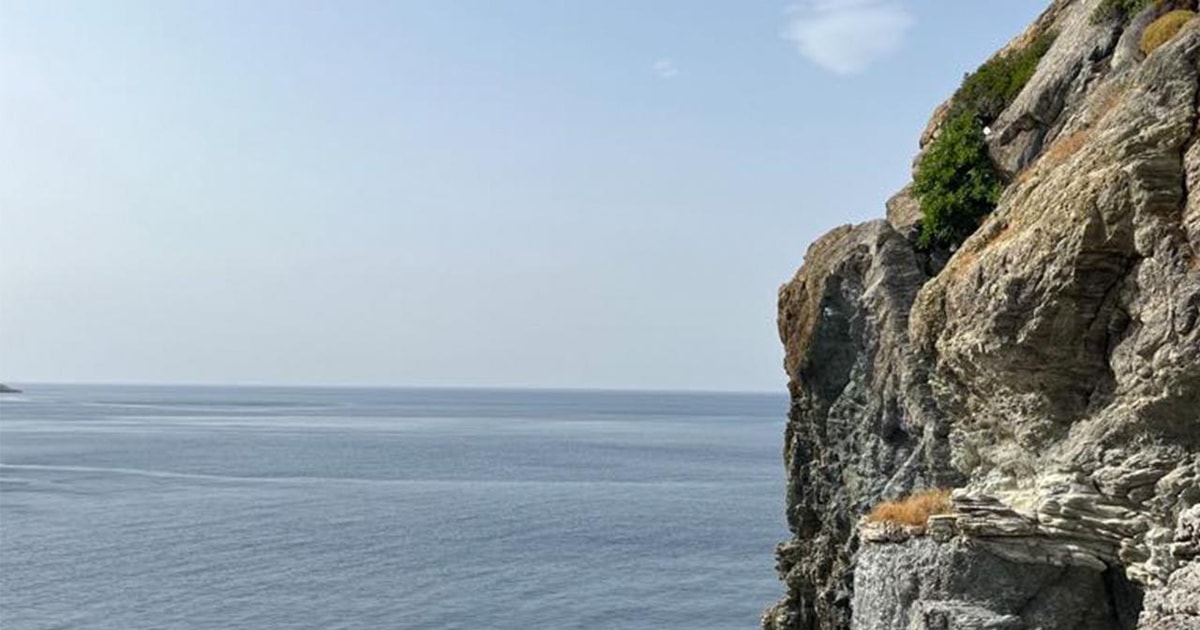 Skopelos: Mamma Mia Cliff Tour | GetYourGuide