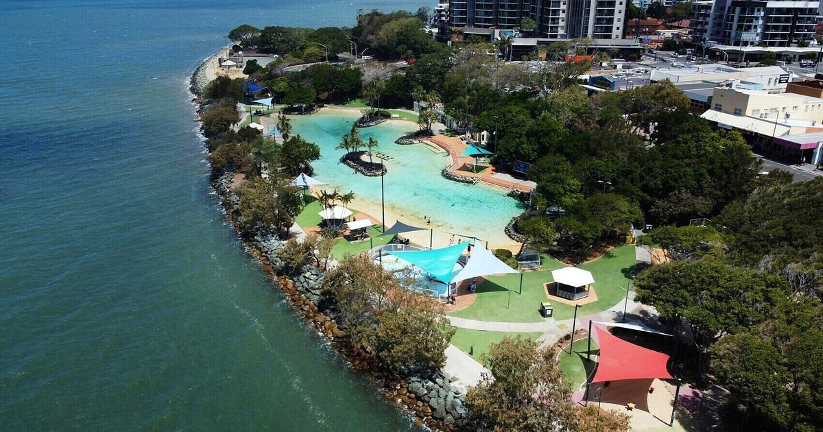 Brisbane: Redcliffe Peninsula Bee Gees and History Tour | GetYourGuide