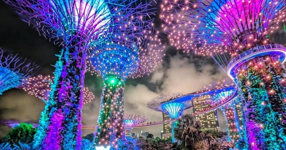 Singapore River Cruise and 2 Must-see Water Light Shows | GetYourGuide