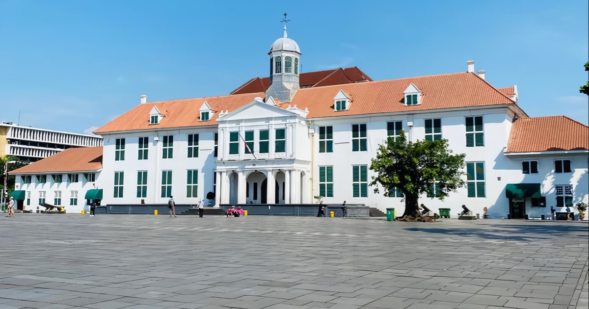 Yogya : Borobudur, Cirebon, Yakarta 3D2N Guía habla Japón | GetYourGuide