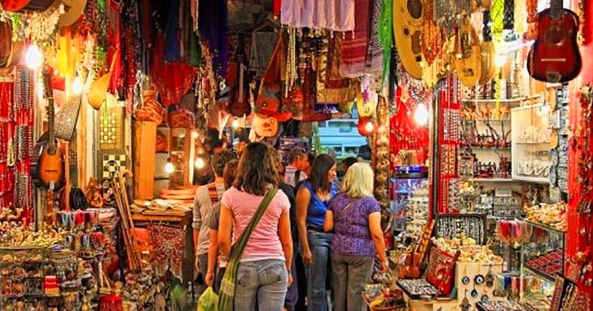 Agra: Heritage Walking Tour of Agra 2 Hours by Auto Rickshaw | GetYourGuide