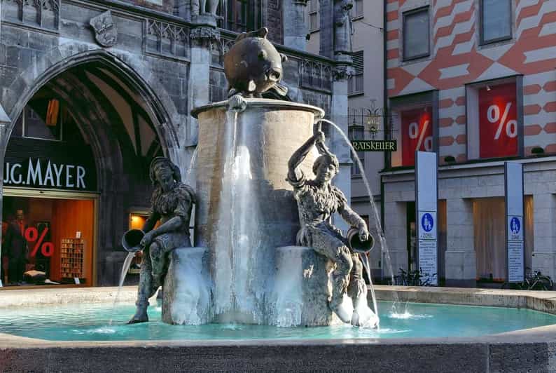 Spanish Tour history and secrets of Munich | GetYourGuide
