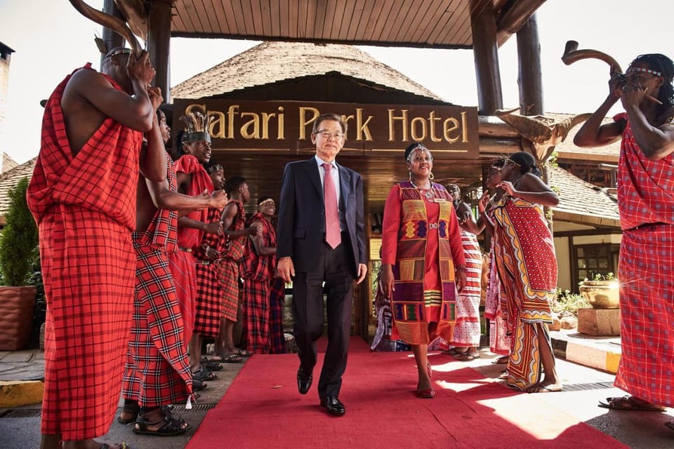 Nairobi: Cabaret Show with Dinner at Safari Park Hotel | GetYourGuide