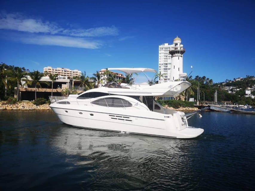 Acapulco: Crystal Bottom Boat Tour to La Roqueta Island | GetYourGuide