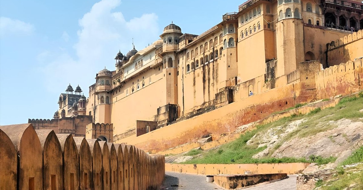 Jaipur: Excursão a pé pelo património do Forte Amber com guia ...