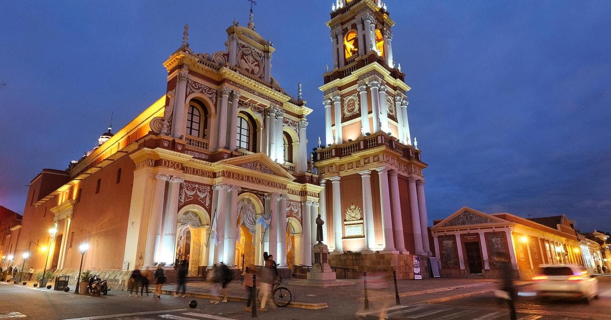 Découvrez Salta et profitez de la ville avec un photojournaliste ...