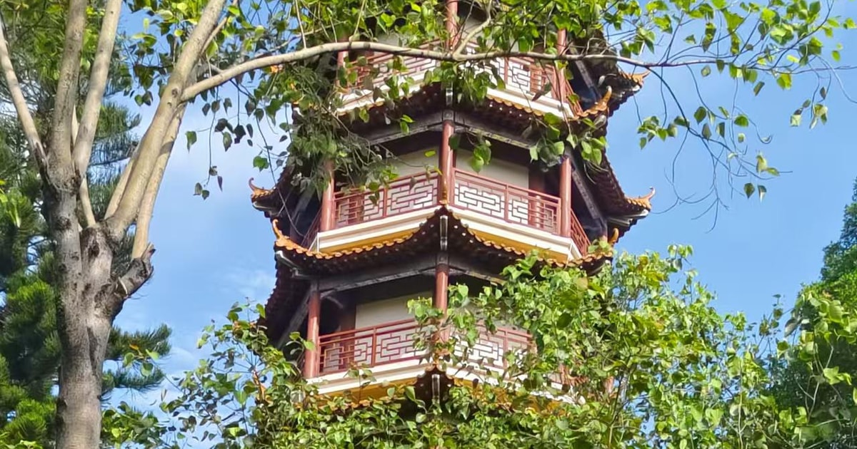 Shenzhen: Ancient Temple & 250-year-old Hakka Residence Tour | GetYourGuide