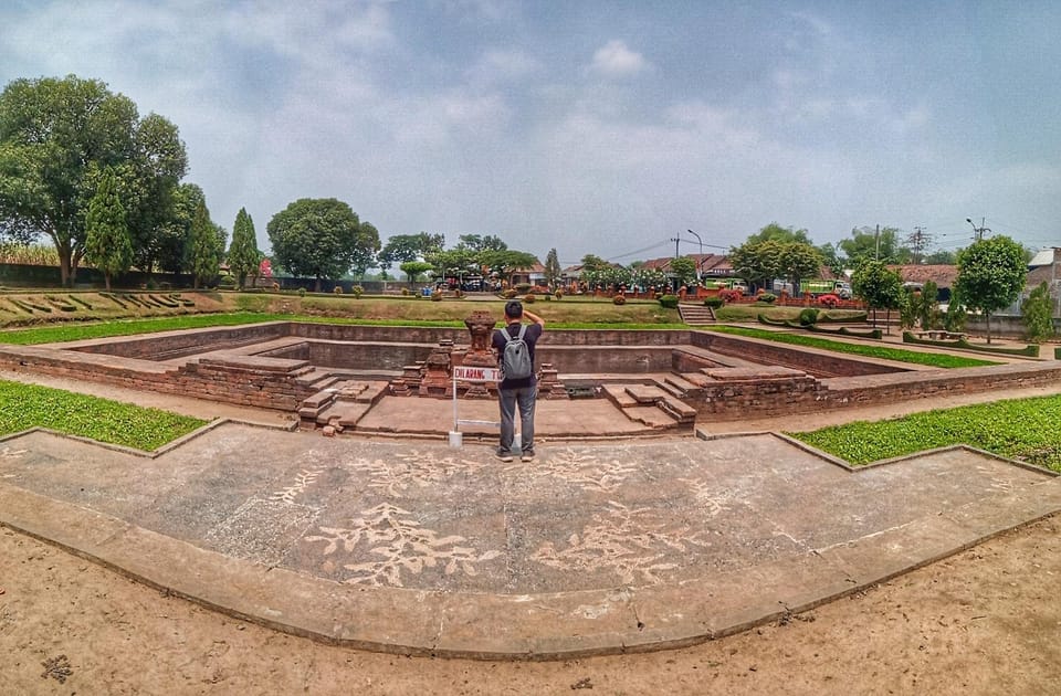 Trowulan: Majapahit Archaeological Sites | GetYourGuide