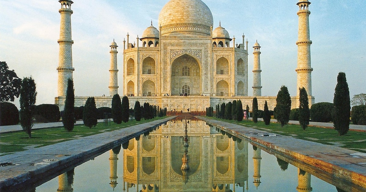 Taj Mahal & Fort Biljetter som låter dig hoppa över kön med guide ...