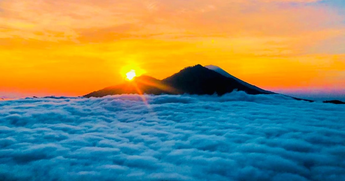 Randonnée au lever du soleil sur le mont Batur et sources d'eau chaude ... Randonnée au lever du soleil sur le mont Batur et sources d'eau chaude ...