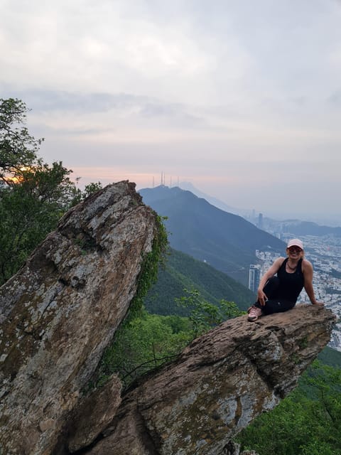 Monterrey: Senderismo con mascotas en el Cerro del Chupón | GetYourGuide