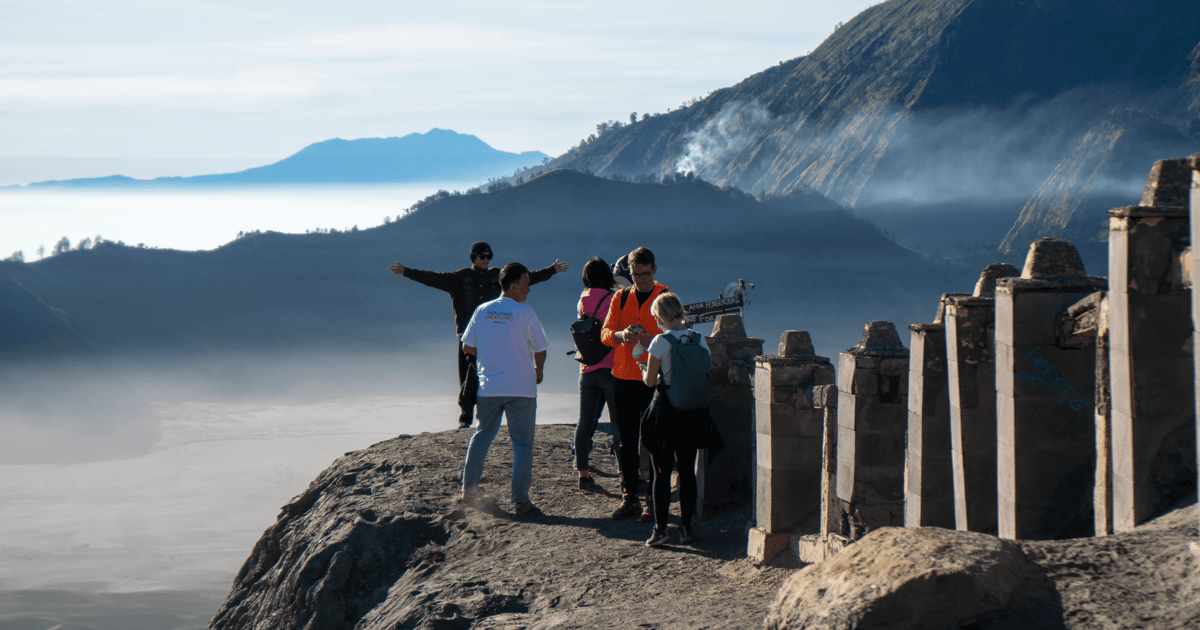 Da Malang o Surabaya: Alba del Monte Bromo e Tumpak Sewu | GetYourGuide