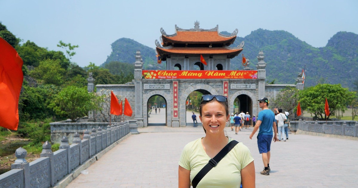 Privétour van Hanoi naar Ninh Binh: Hoa Lu, Trang An, Mua Grotten ...