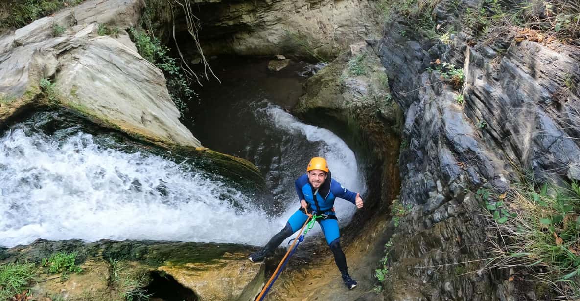 Vanuit Marbella: Rondleiding canyoning bij Sima del Diablo | GetYourGuide