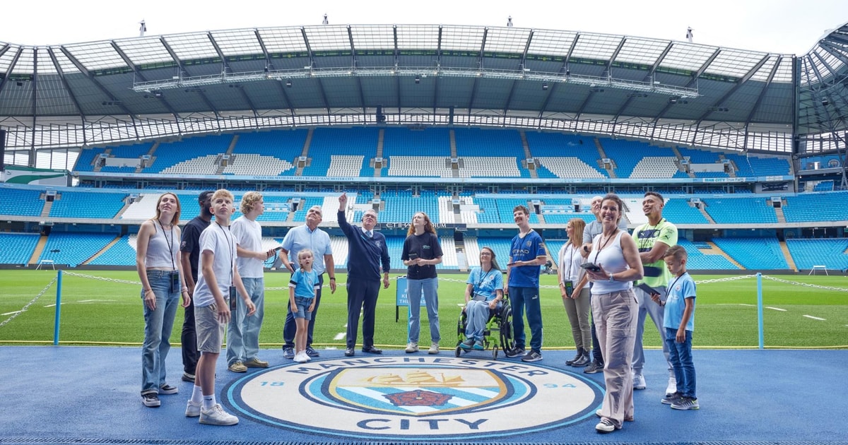 Etihad Stadium: Manchester City FC-turné med tåg från London | GetYourGuide