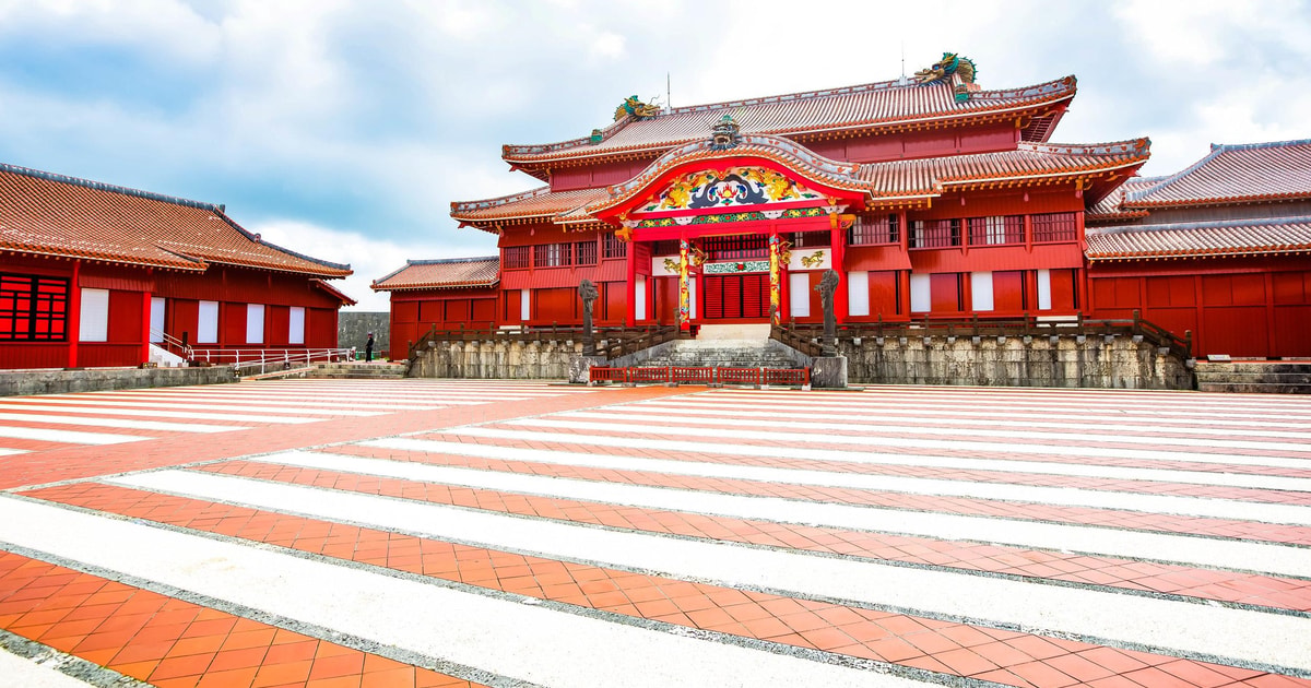 Privat udflugt: Naha Okinawa Shuri Slot og Have | GetYourGuide