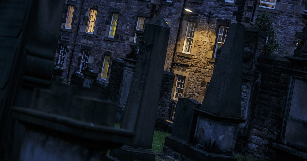 Private Edinburgh: Haunted Night Tour with Whisky Tasting | GetYourGuide