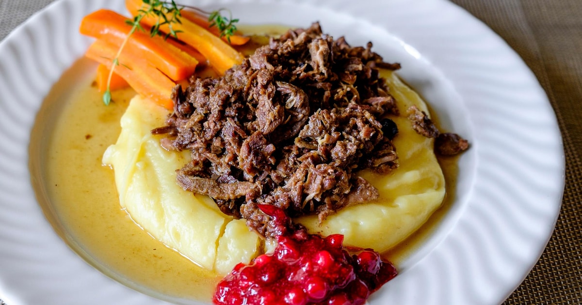 Rovaniemi: Traditional Reindeer Dish Cooking Class | GetYourGuide