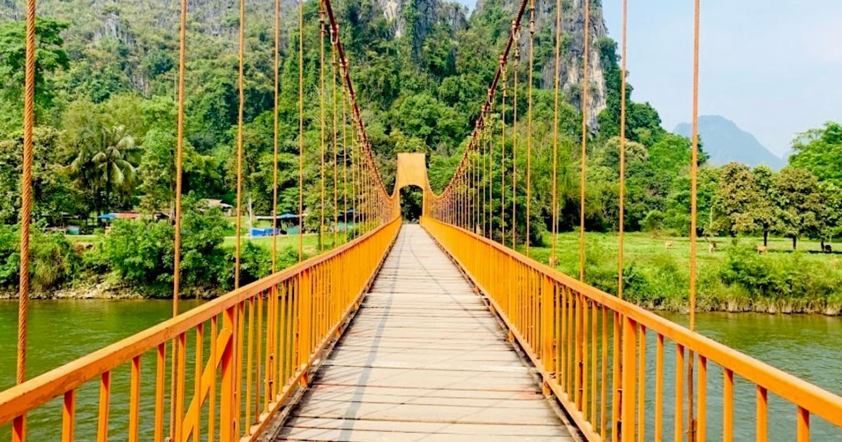 Da Vientiane: Tour di Vang Vieng con Cave Kayak e Zipline | GetYourGuide
