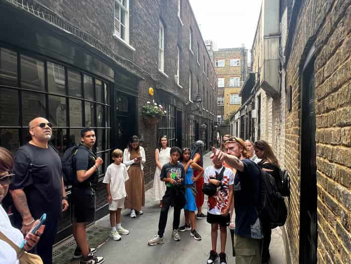 London: Harry Potter Tour with Clink Prison and River Cruise | GetYourGuide