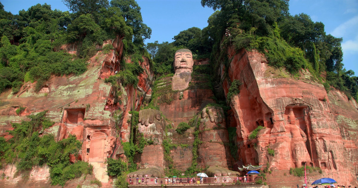 Chengdu Leshan Riesenbuddha Bootsfahrt oder Bergblick | GetYourGuide