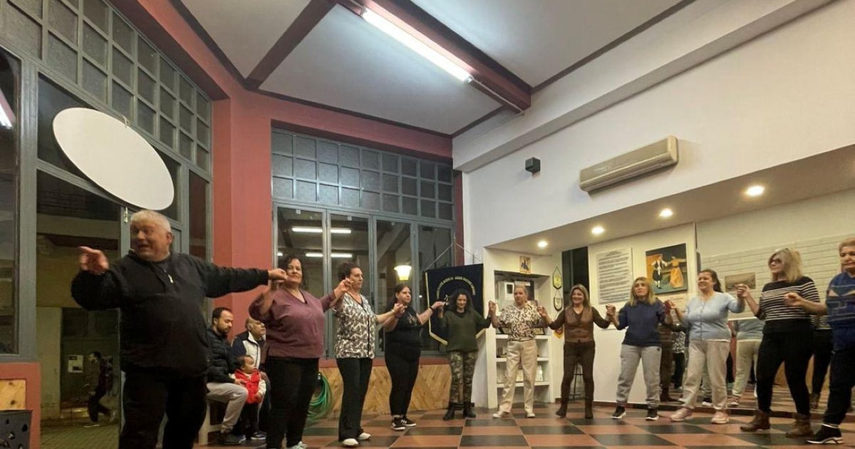Piraeus: Traditional Greek Dance Class to Dance Like a Greek | GetYourGuide