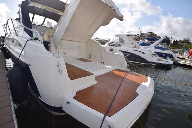 Yate en Miami para hasta 12 personas con todo incluido | GetYourGuide