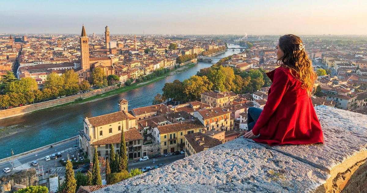 Verona Walking Tour: Access to the Arena | GetYourGuide